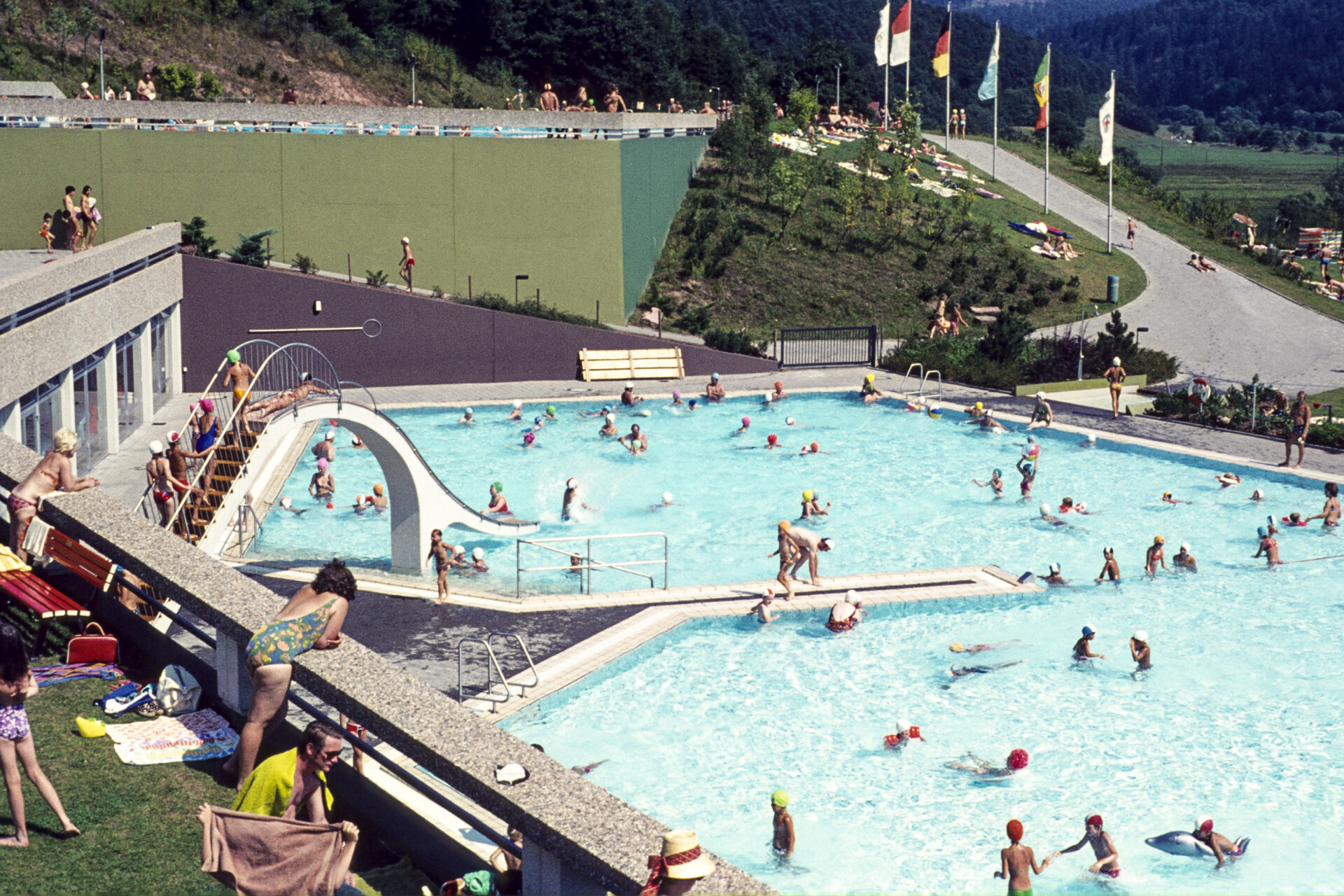 Fotoausstellung „50 Jahre Terrassenbad Frammersbach – Damals und Heute ...