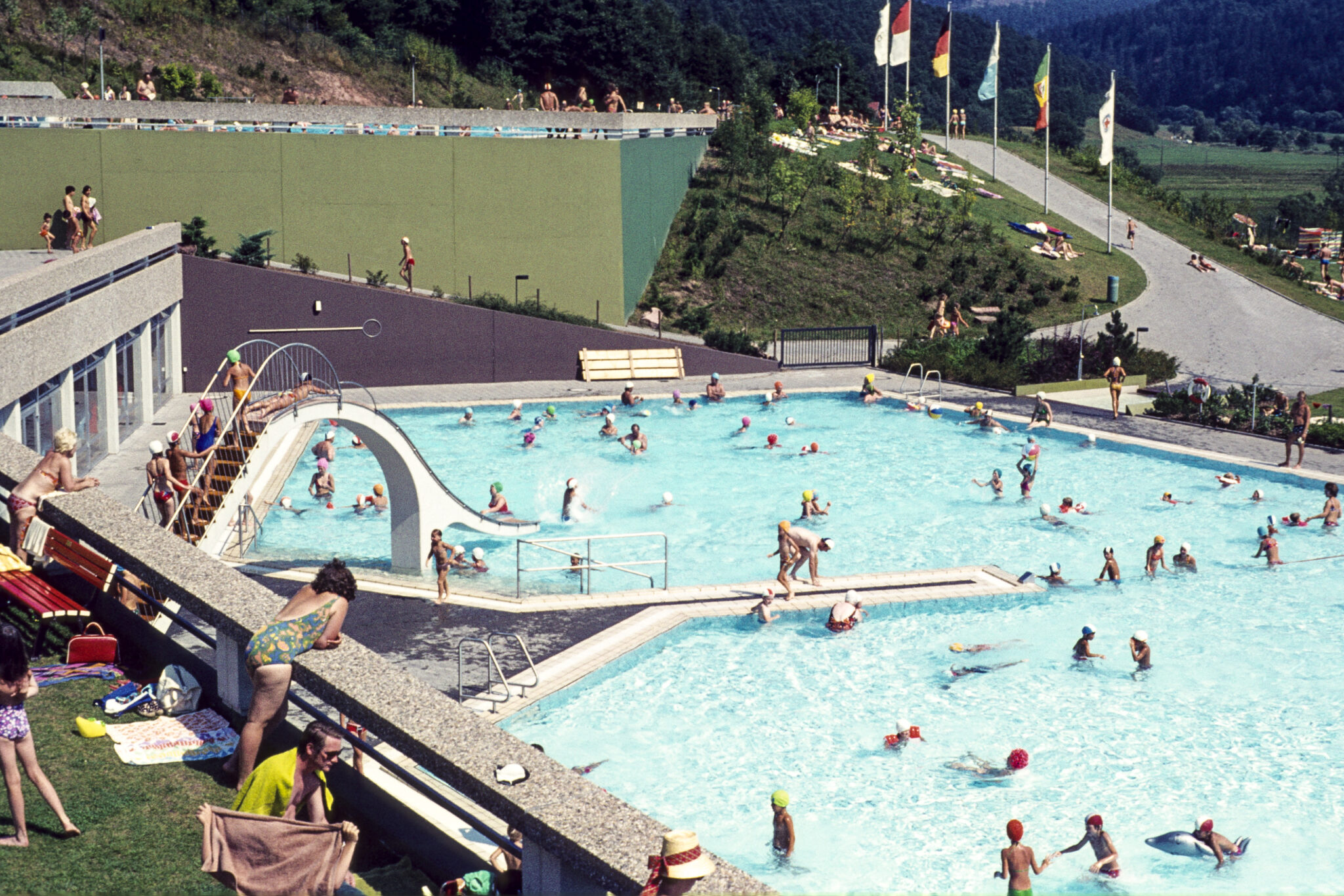 Fotoausstellung „50 Jahre Terrassenbad Frammersbach – Damals und Heute“ | Frammersbach Marketing eG